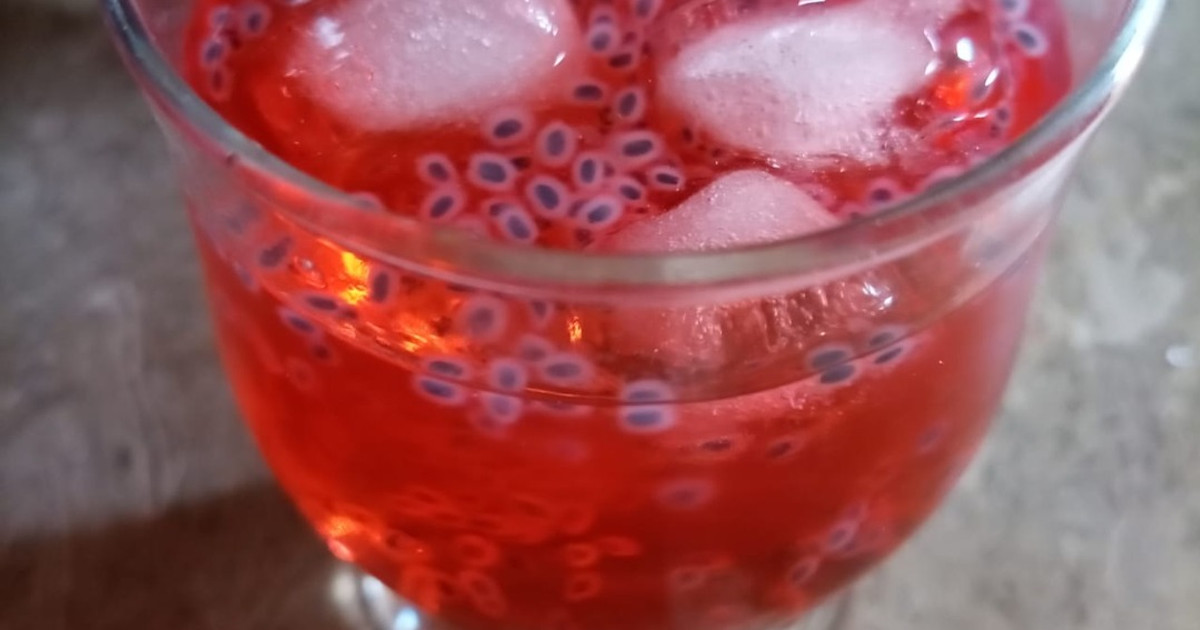 Rooh Afza With Sabja Seeds Recipe by Anamta Azeem - Cookpad