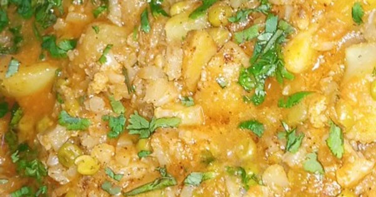 Aloo,Matar & Phool gobhi Sabji Recipe by Iqra Farrukh - Cookpad