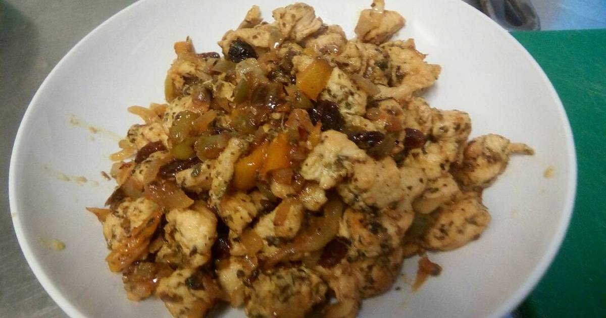 Cubitos de pollo con pimientos y pasas Receta de Juan Jose Fernandez ...