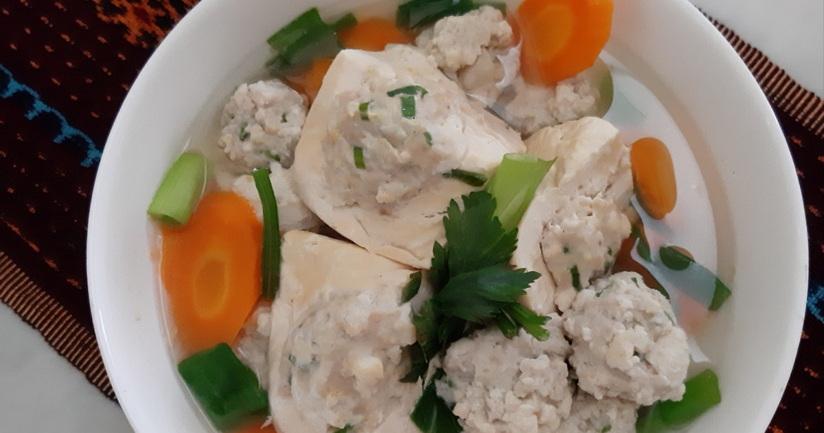 Resep Soup Tahu Bakso (Ayam Cincang) oleh Widhyawati Ambara - Cookpad