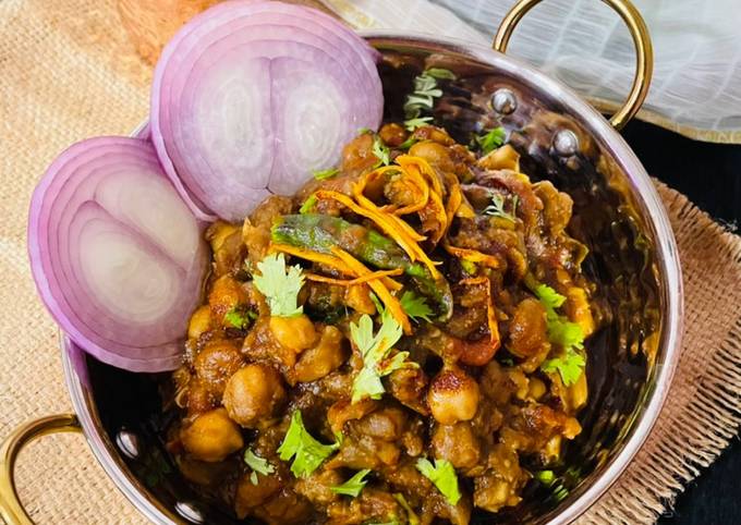Pindi Chole Recipe by Monica Rangaswamy - Cookpad