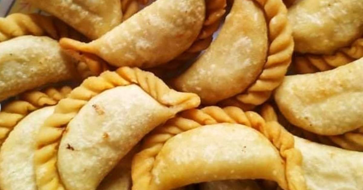 nilima দ্বারা ভাজা পুলি পিঠা(bhaja puli pitha recipe in Bengali) রেসিপি ...