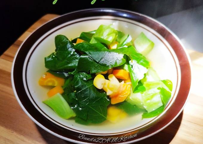 Resep Sayur Bening Daun Katuk oleh Ike Yuanita Wijayanti - Cookpad