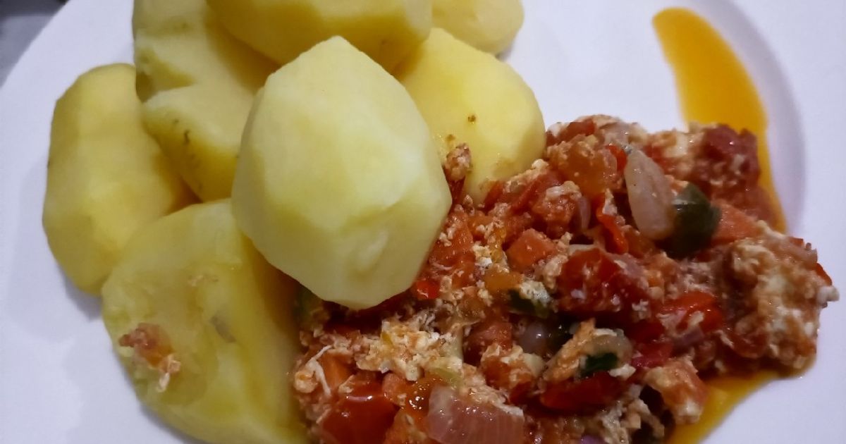 Boiled Irish Potato And Egg Sauce Recipe by ChinnysCakz and ...