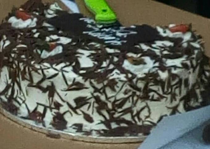 Black forest Recipe by Yirel Zawadi Okongo - Cookpad