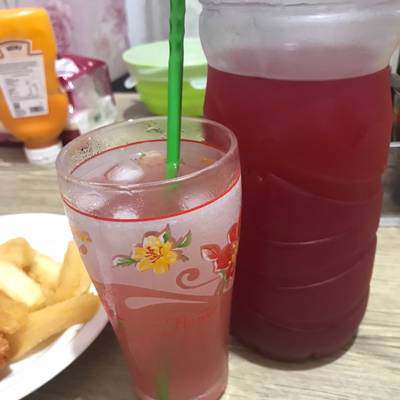 Resep Es Sirup Setrup Frambozen Jadul oleh momnyakay - Cookpad