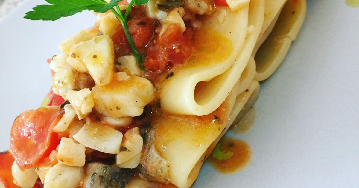 Ricetta Paccheri Con Ragù Di Pesce Azzurro di Giovanni Gambuzza - Cookpad