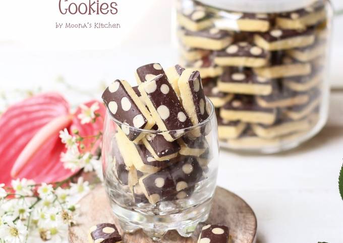 Resep Polkadots Chocolate Stick Cookies oleh Moona's Kitchen - Cookpad