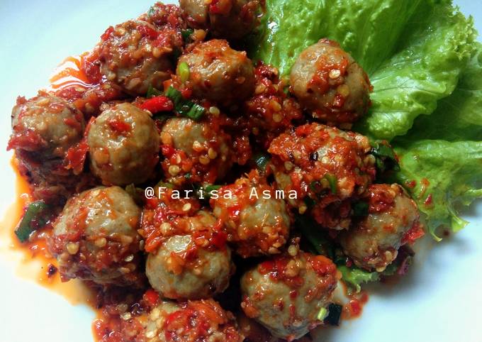 Resep Bakso Sapi Mercon oleh Farisa Asma' - Cookpad