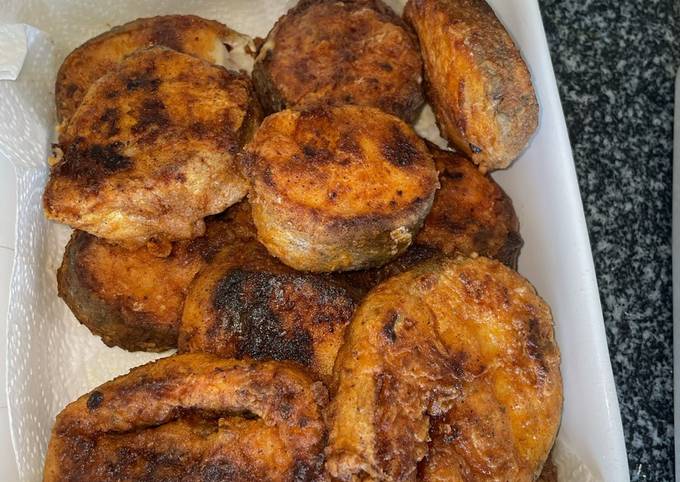 Posta de pescada frita Receita por Mayara Souza dos Santos - Cookpad