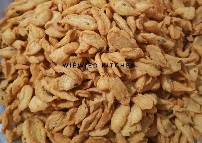 Resep Kue bawang gunting oleh Wiewied Kitchen's - Cookpad