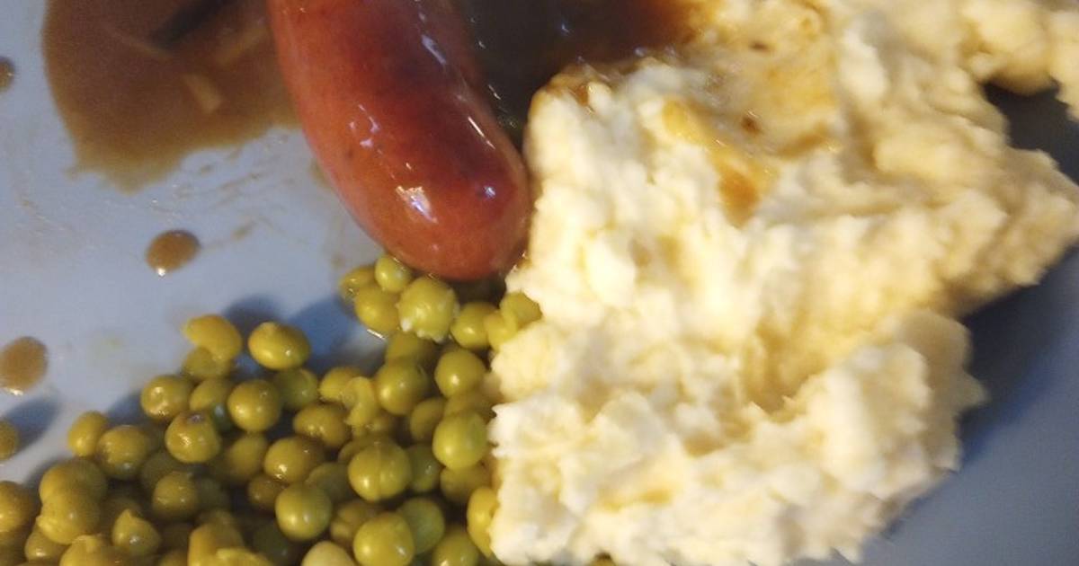 Bangers and Mash Dinner Recipe by skunkmonkey101 - Cookpad