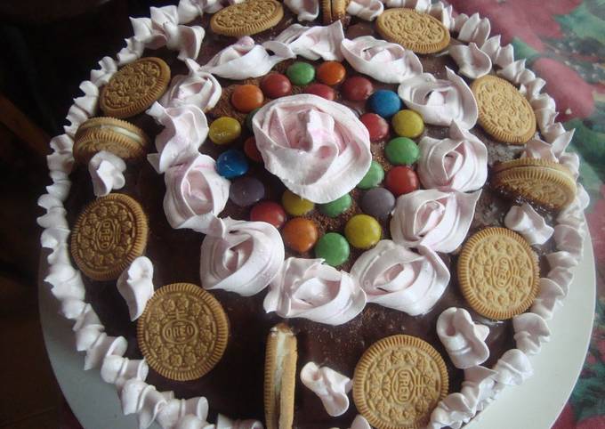 Torta choco fiesta Receta de Adriana Matamoros- Cookpad
