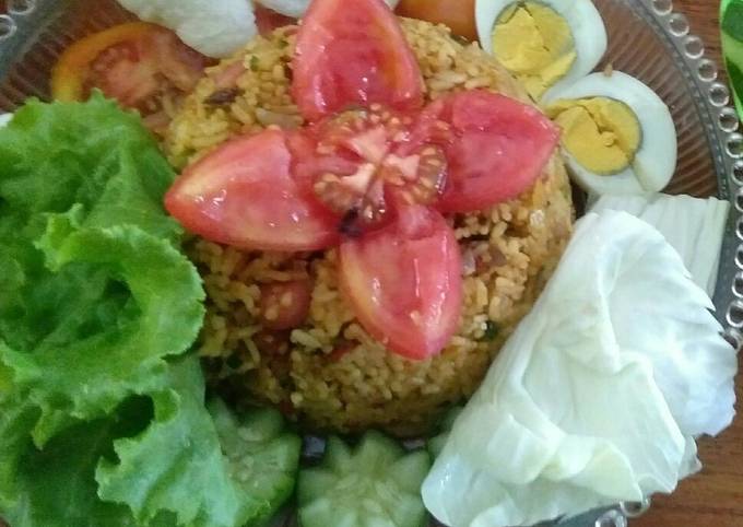 Resep Nasi goreng sosis mercon oleh fazia - Cookpad