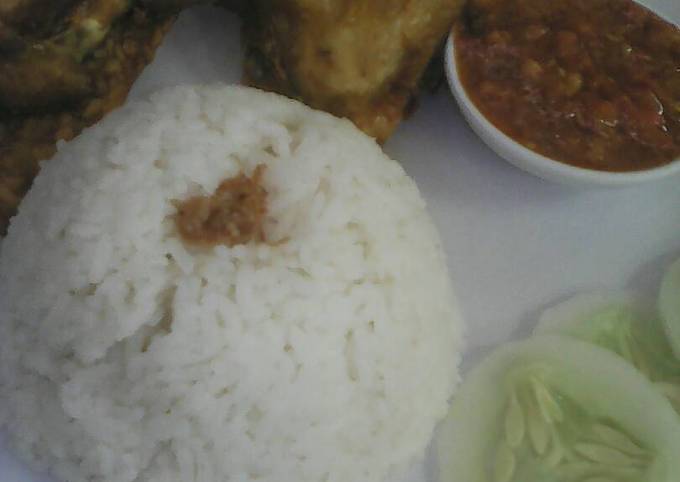 Resep ayam cobek simple oleh Citra Sugianto - Cookpad