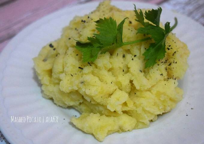 Resep Kentang Tumbuk/Mashed Potato Simple oleh kreasivinagoest - Cookpad