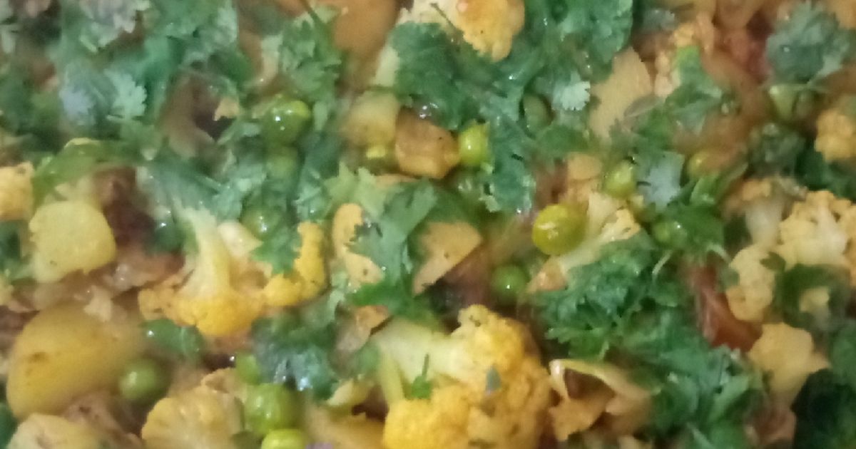 Aaloo Gobi Vegetable Recipe by Lavisha Wadhwa - Cookpad
