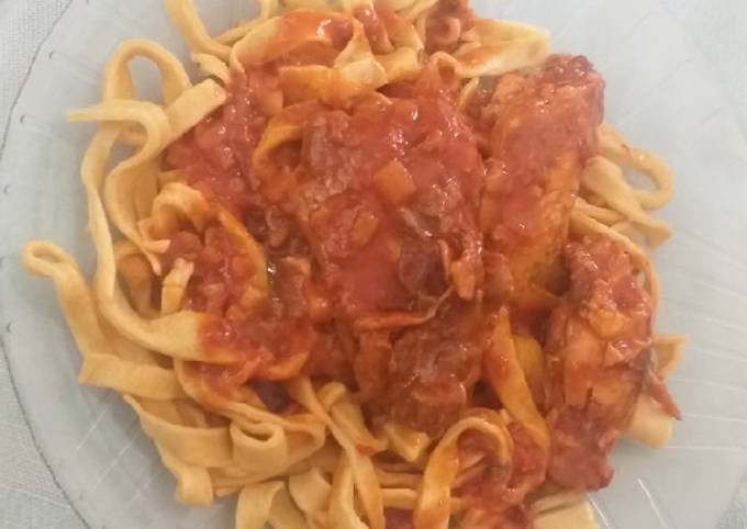 Fideos caseros con salsa de pollo Receta de Sheii Farias- Cookpad