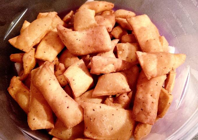 Atta suji namakpaare Recipe by Passi Vikshali - Cookpad