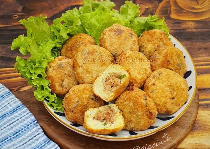 Resep Perkedel kentang isi kornet oleh Giacinta Permana - Cookpad