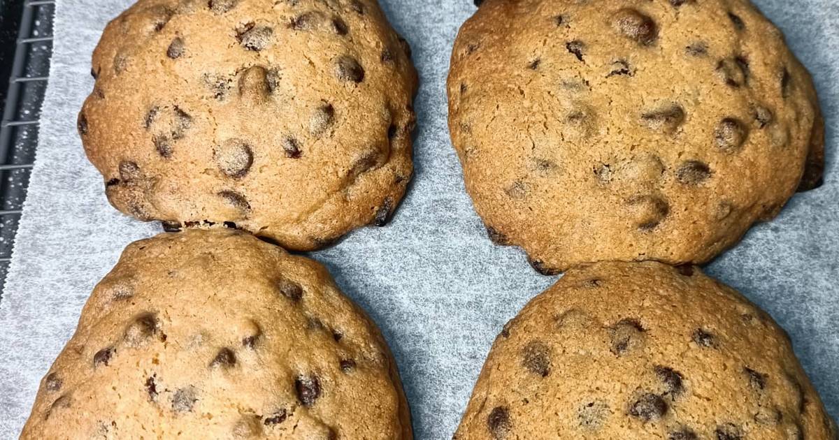 Chocolate chip cookie Recipe by Arki Torni - Cookpad