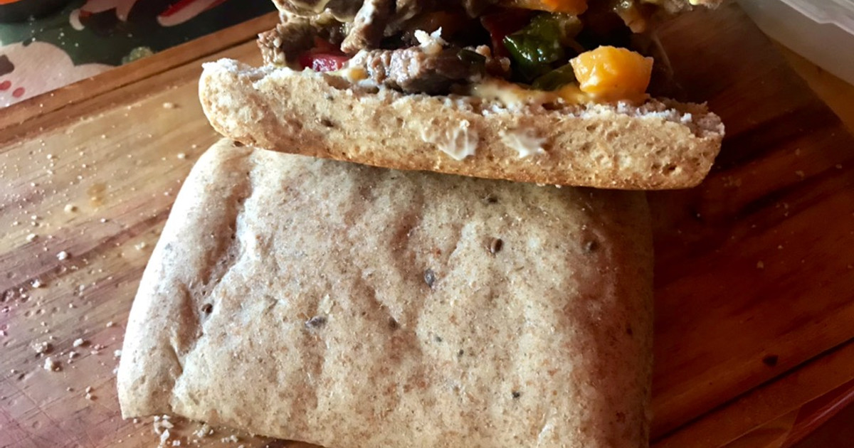 Sándwich De Carne Y Verdura/ Pan Integral Receta de Pedro Angel Lazarte