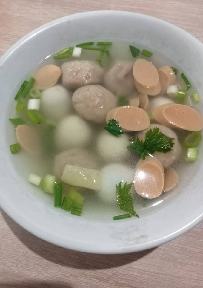 Resep Sayur Bakso Kuah Daun Bawang oleh Ery Wardoyo - Cookpad