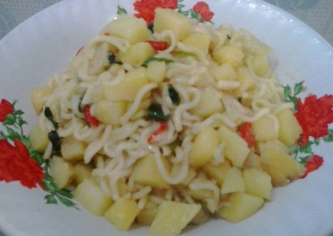 Resep Oseng Mie dan Kentang oleh Wattini Kitchen - Cookpad