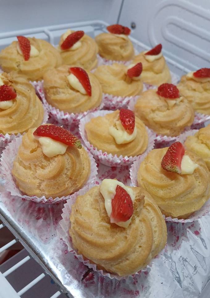 Resep Kue Soes Diplomat Cream oleh Dewangga - Cookpad
