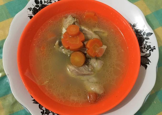 Resep Sup Ayam Wortel oleh Tri Sila W - Cookpad