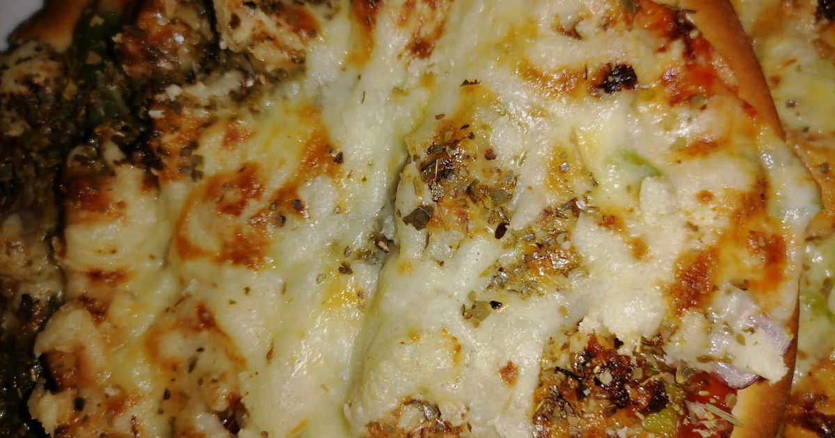 Mini Pizza Recipe In My Style Recipe by Muskan Ali - Cookpad