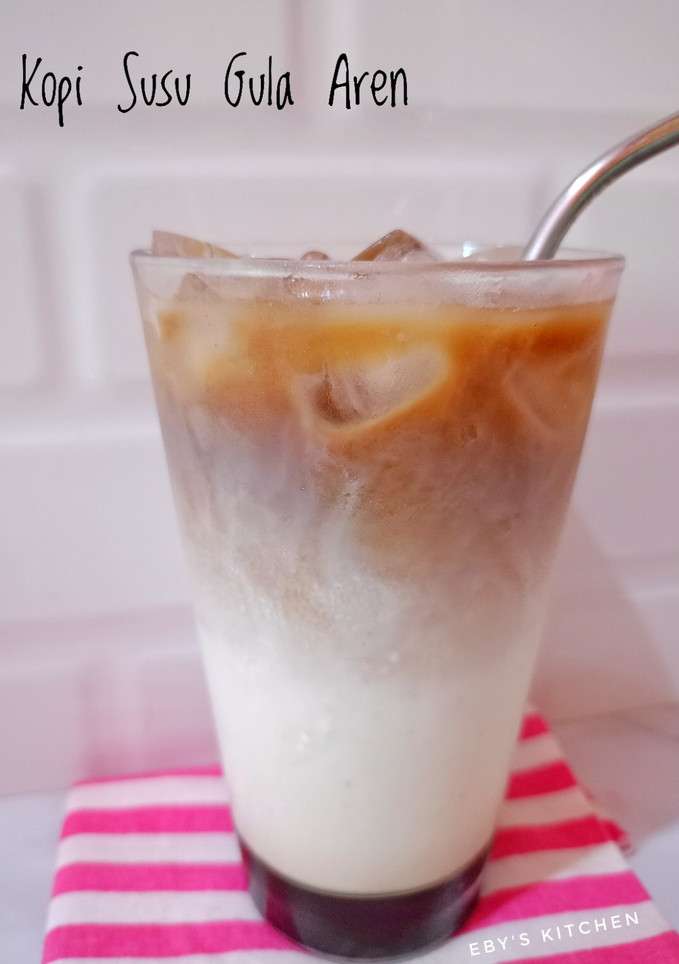 Resep Es Kopi Susu Gula Aren oleh Eby's Kitchen - Cookpad