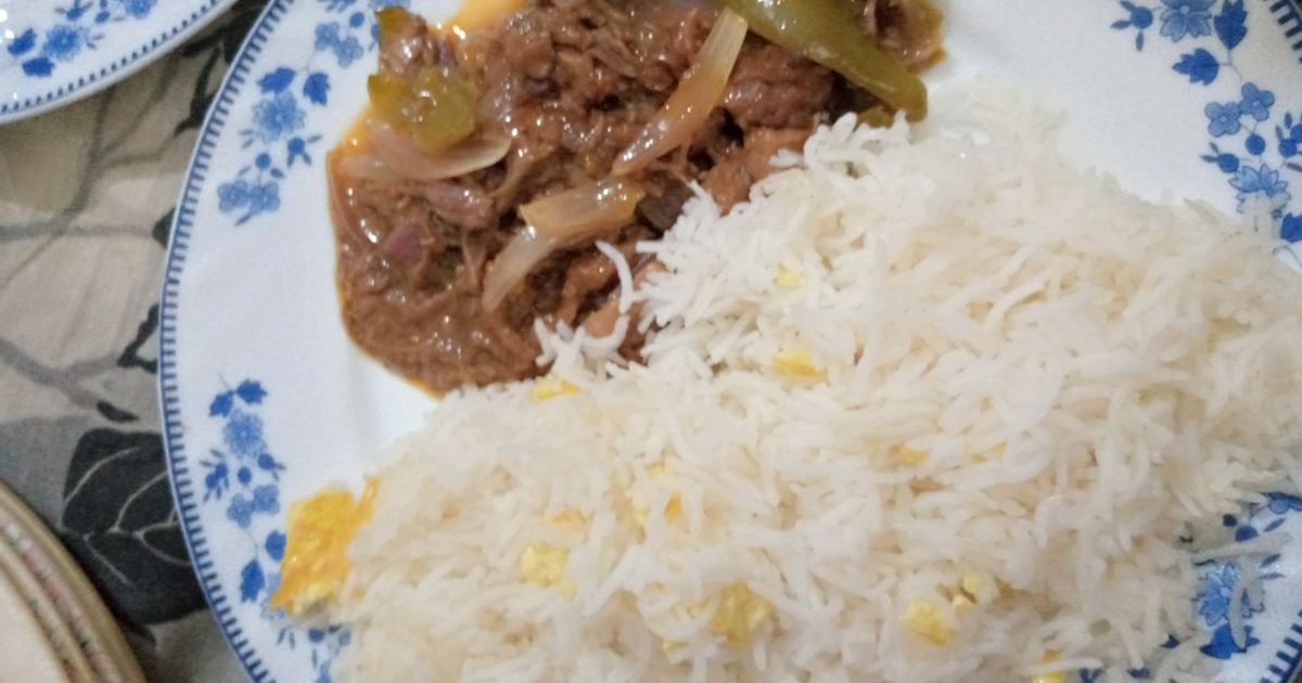 Beef Dry Chilli With Egg Fried Rice Recipe by tooba faisal - Cookpad