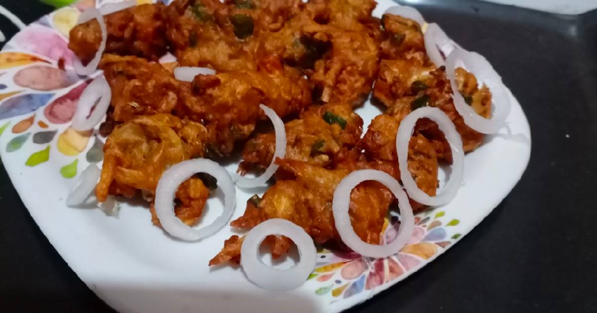Mixed vegetable crispy pakoda Recipe by amrita Ramnani - Cookpad