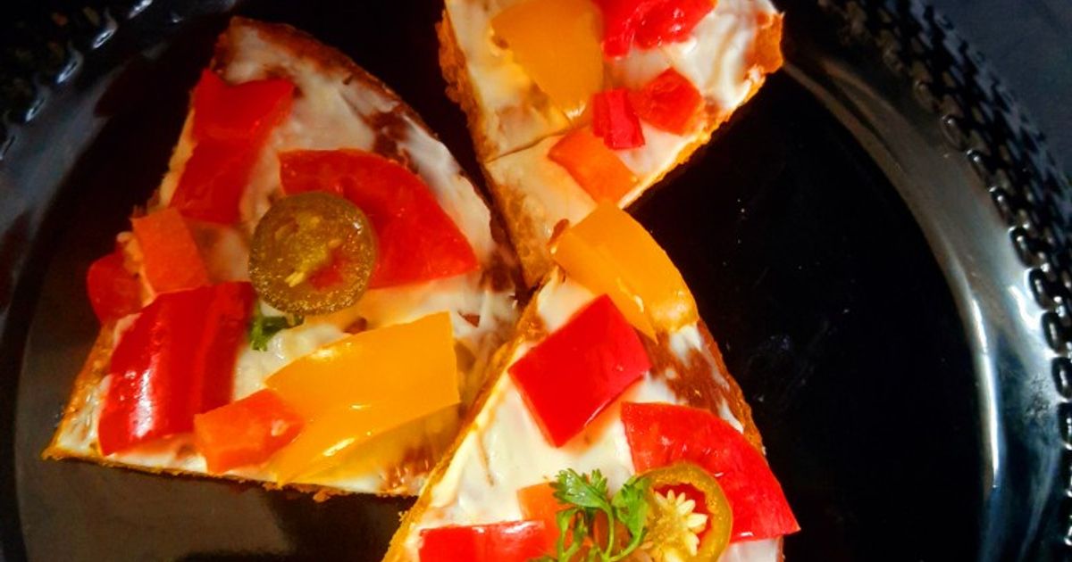 Thin Crust Thepla Pizza Recipe by Sushma Savla - Cookpad