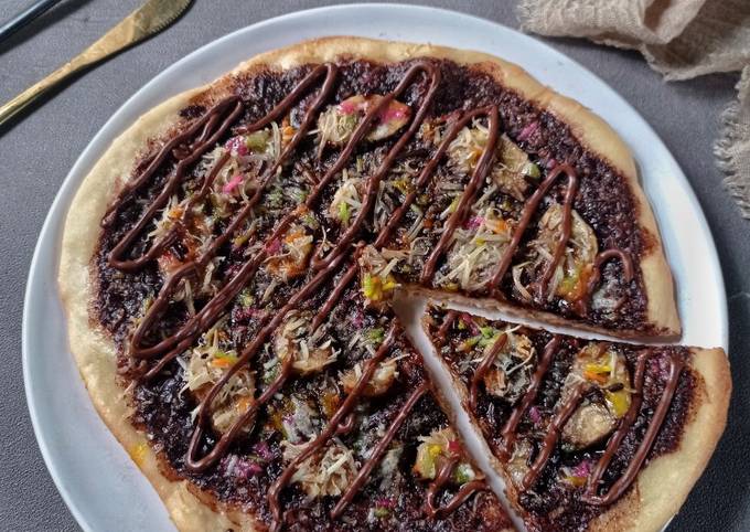 Resep Pizza pisang coklat oleh iishvara - Cookpad