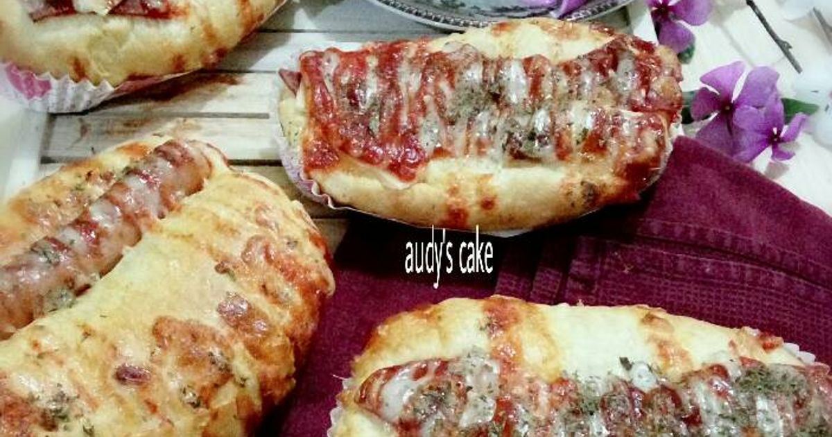 Resep Roti Sosis Dan Daging Asap Jumbo oleh Dewi audy's - Cookpad