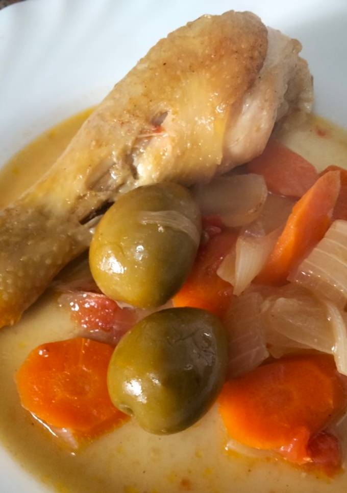 Guiso de pollo con olivas Receta de Miguelo Ferrer Alberich - Cookpad