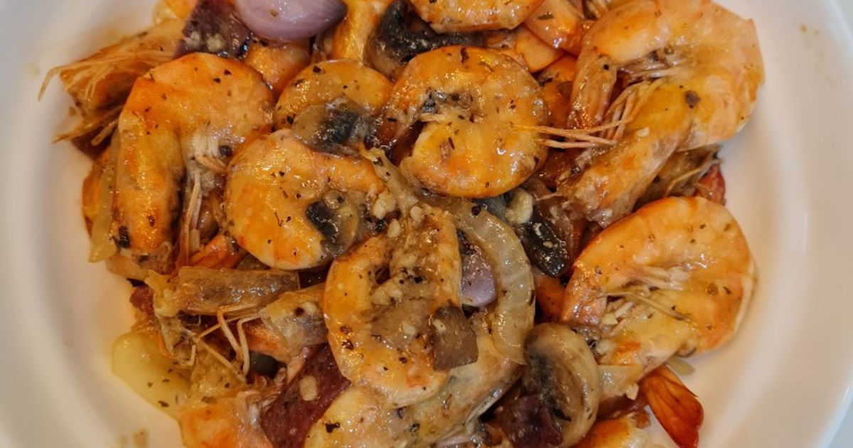 Resep Garlic Butter Prawn With Smoked Beef oleh Nataliana Chai - Cookpad