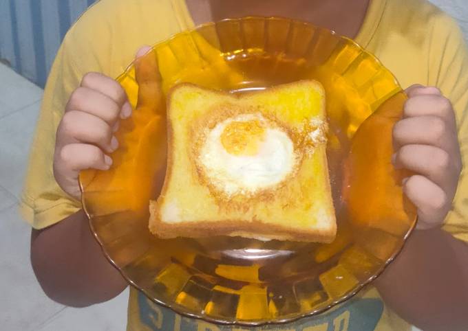 Resep Egg Hole Bread - Roti bakar bolong isi telur oleh Shireishou ...
