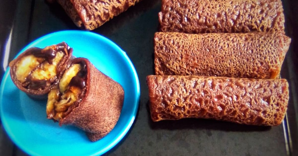Resep kue dadar gulung pisang coklat lumer rumahan enak dan mudah - Cookpad