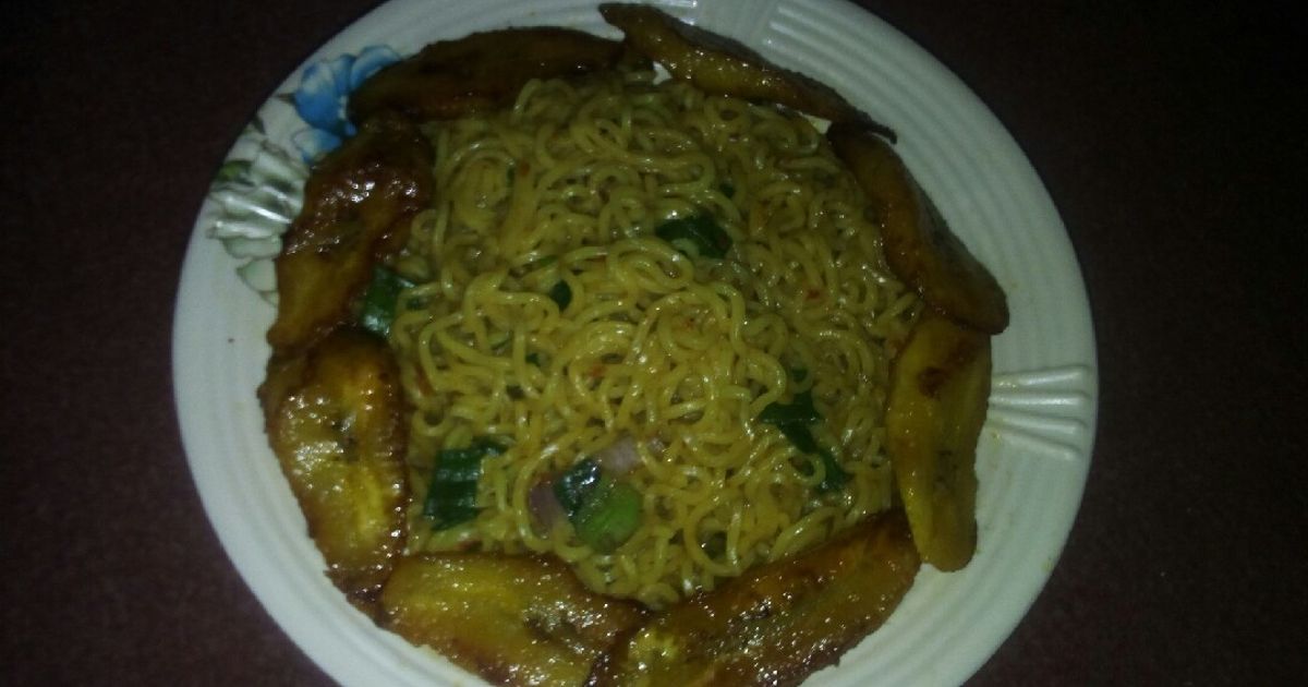 Indomie With Fried Plantain Recipe by Husna kubau - Cookpad