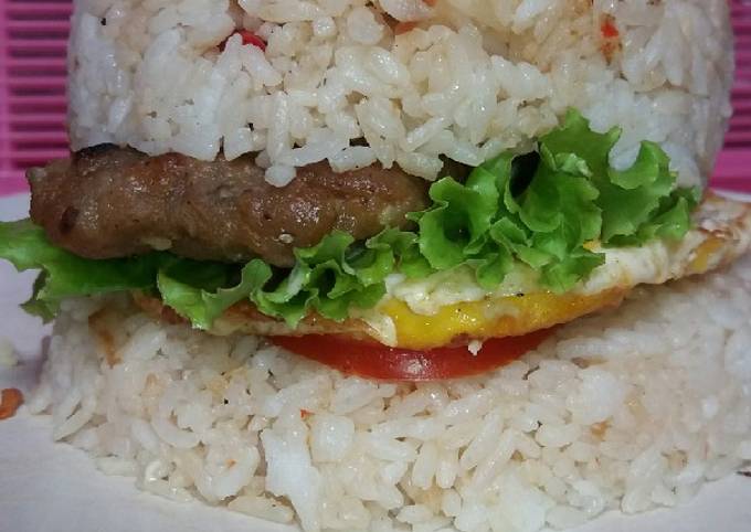 Resep Fried rice burger 🍔 oleh Ayu Yusnita - Cookpad