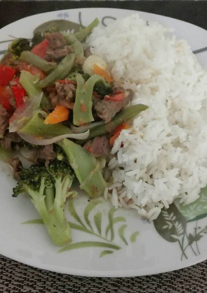 Saltado de brócoli y verduras 😋 Receta de Nathalie Lucía- Cookpad