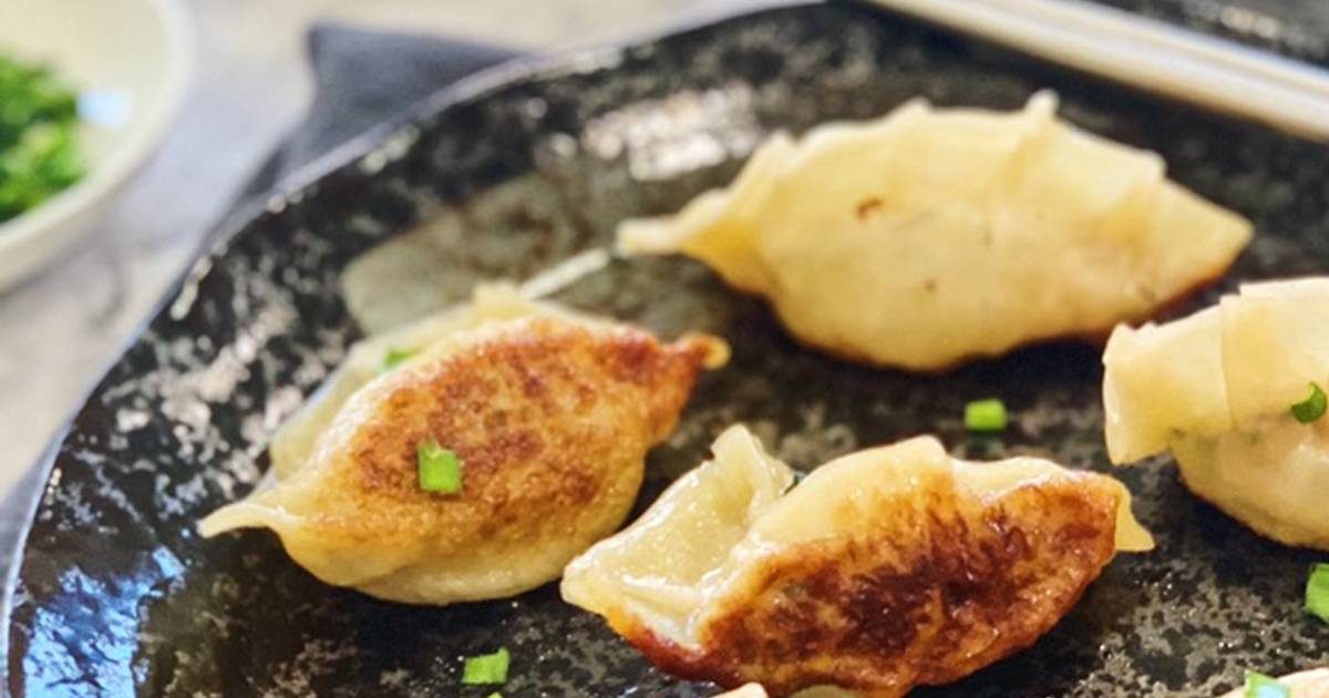 32 easy and tasty chicken chive dumpling recipes by home cooks - Cookpad
