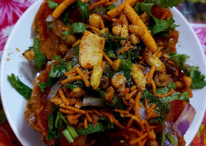 Tomato bonda chat Recipe by Indrani Das - Cookpad