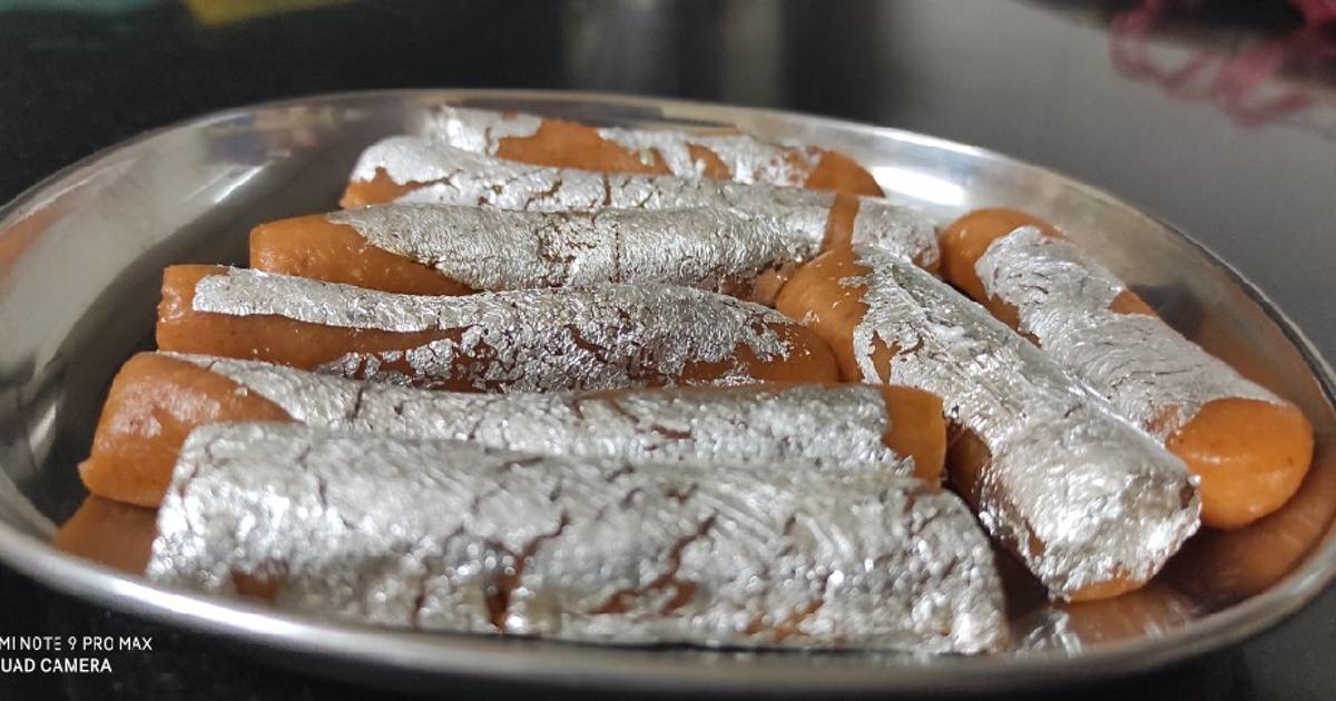 Kaaju kesar roll Recipe by Priya Baharani - Cookpad