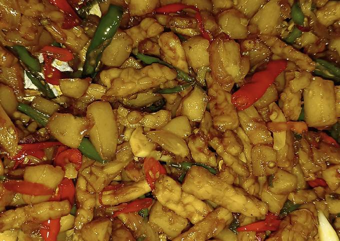 Resep Tumis kentang & tempe simpel oleh Dewi Purnamawati - Cookpad