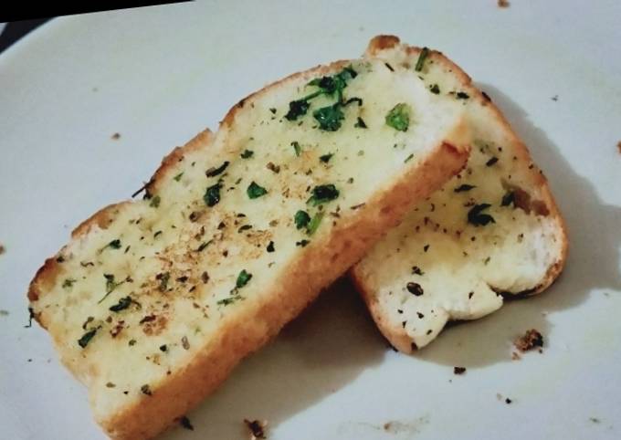 Garlic butter toast Recipe by Rumin - Cookpad