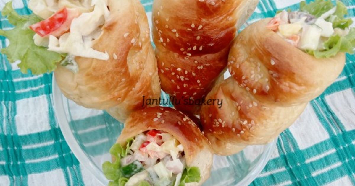 Bread Cone (Salad) Recipe by Jantullu'sbakery - Cookpad